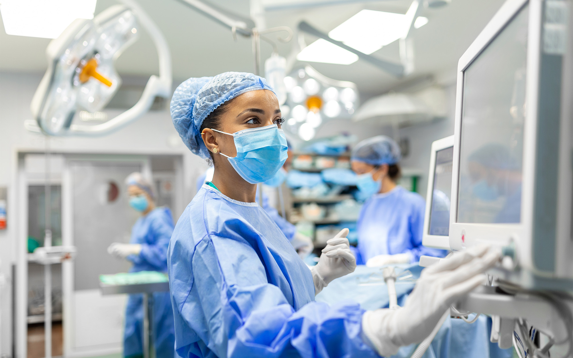 How Bag Decanters Improve Medical Fluid Transfer